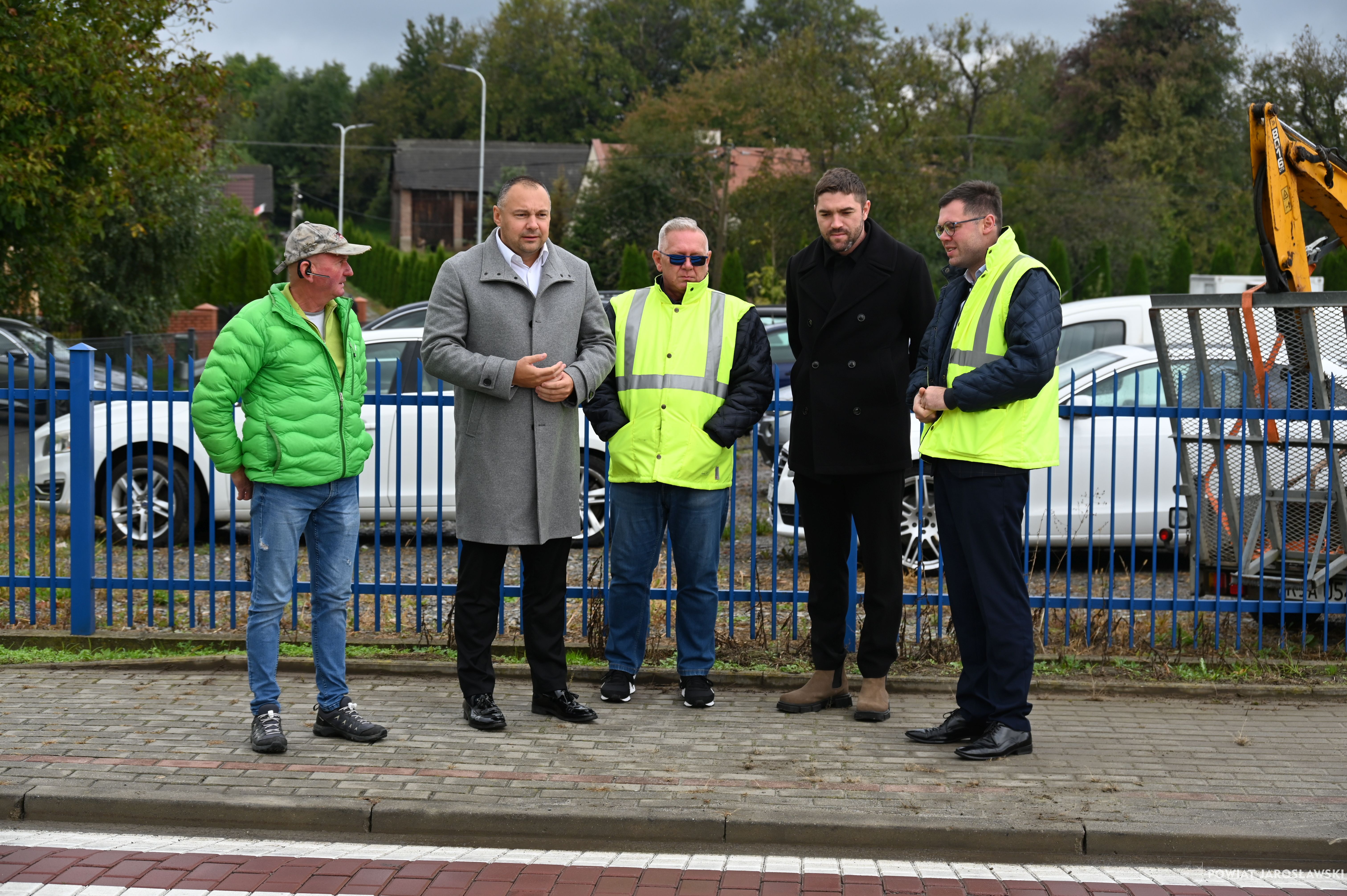 Bezpieczniej w Pawłosiowie – nowe przejście dla pieszych już gotowe!